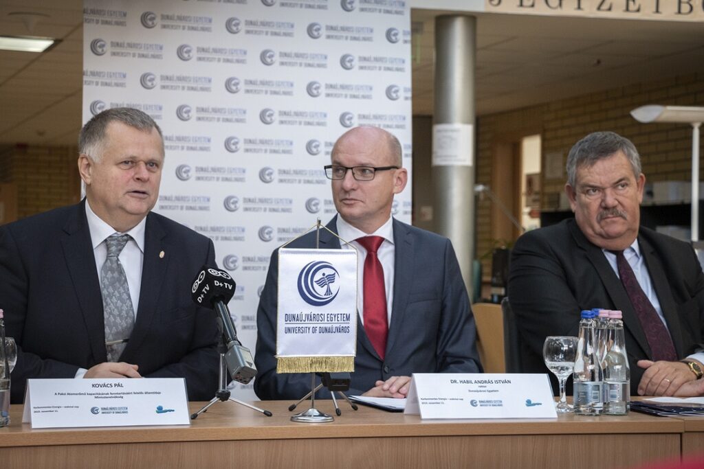 Népszerű a Paks II. Akadémia a Dunaújvárosi Egyetemen